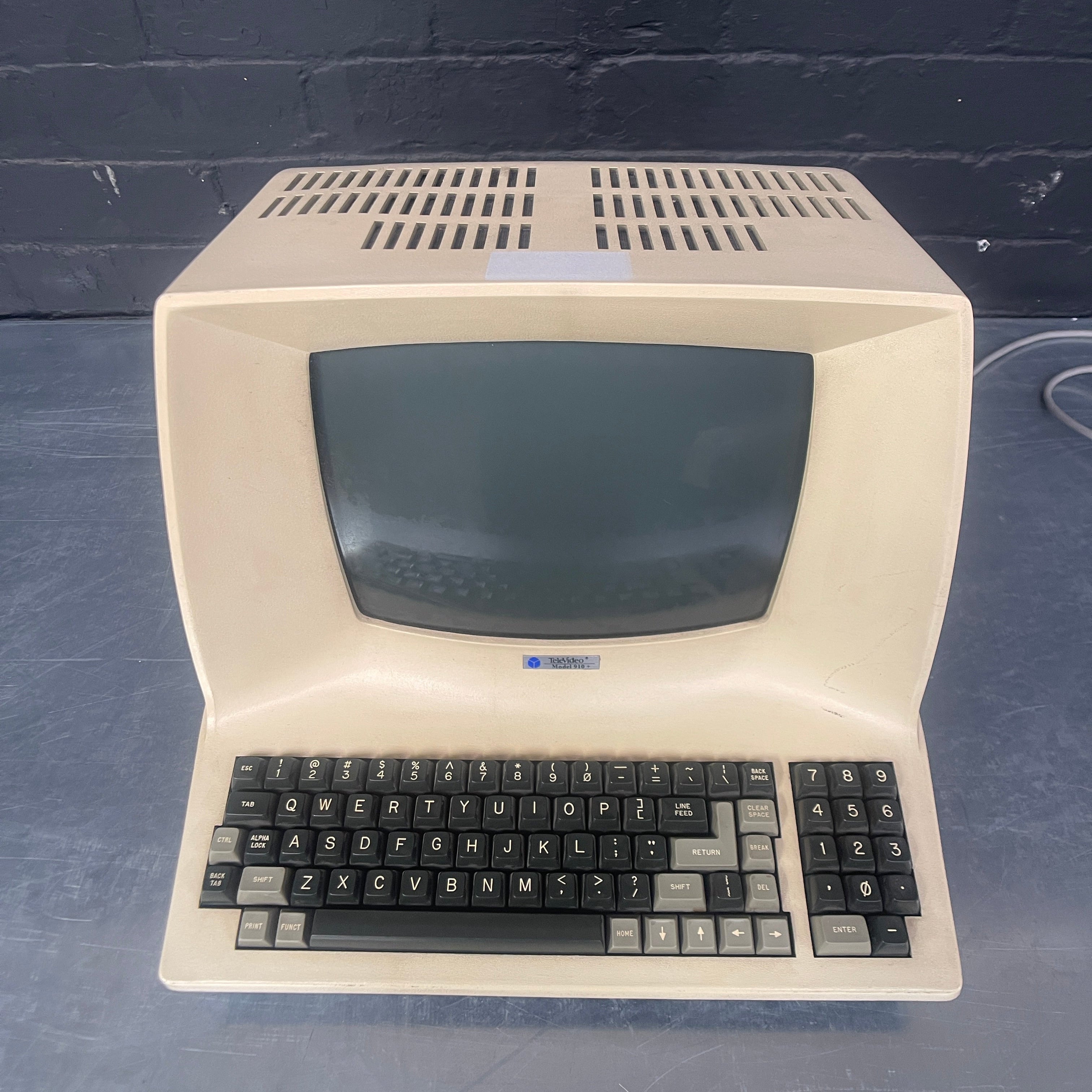 Computer Televideo 910 Qty 1 – Powerhouse Props