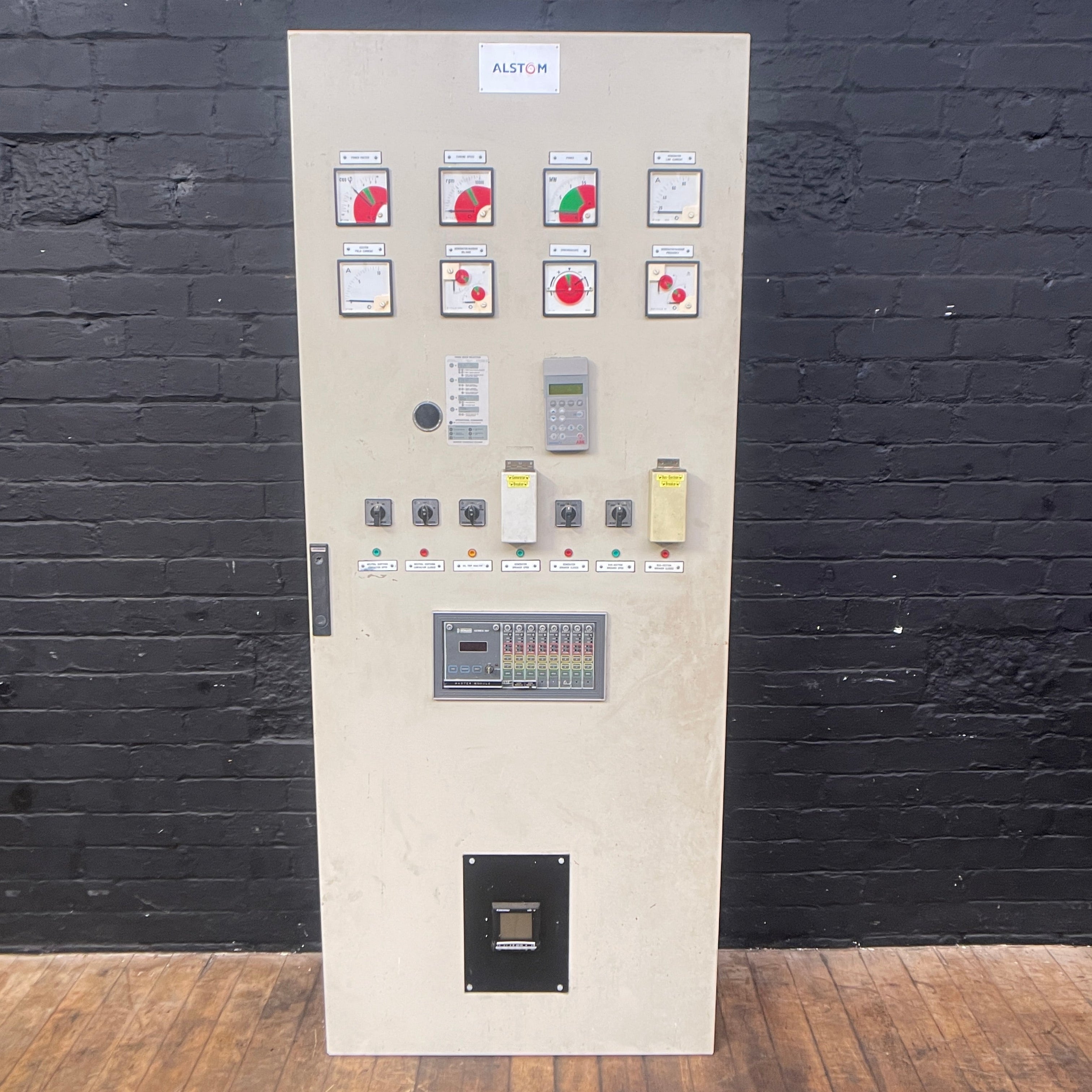 Electrical control panel Qty 1 – Powerhouse Props
